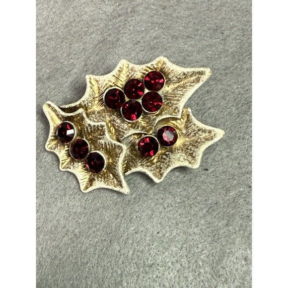 Jewelry | Vintage Holly Leaf Brooch Pin 2 White Gold Leaves Red ...